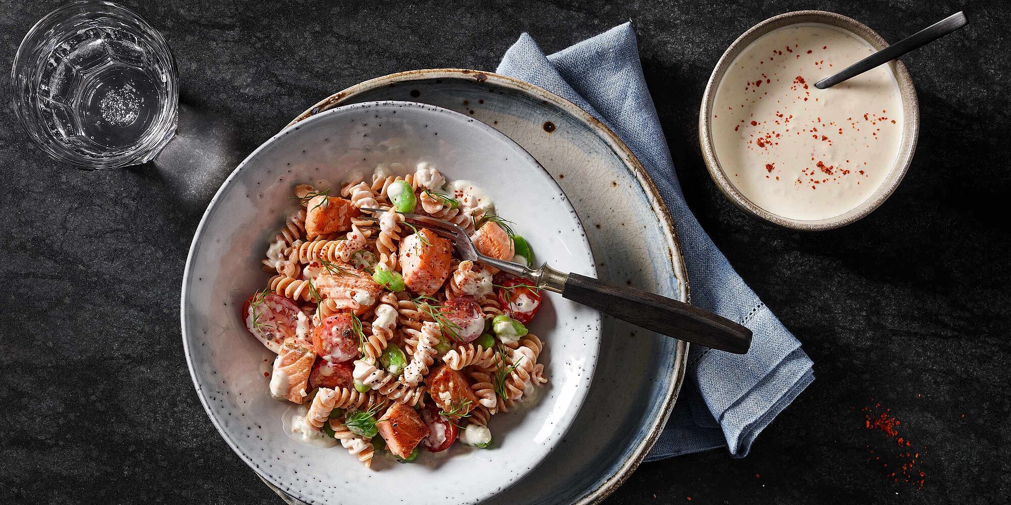 Rote-Linsen-Pasta mit Brunch-Sauce